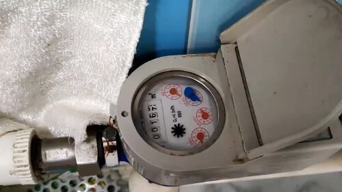 今天才知道,原来动一下水表这里,立马就会不转,节水妙招分享!