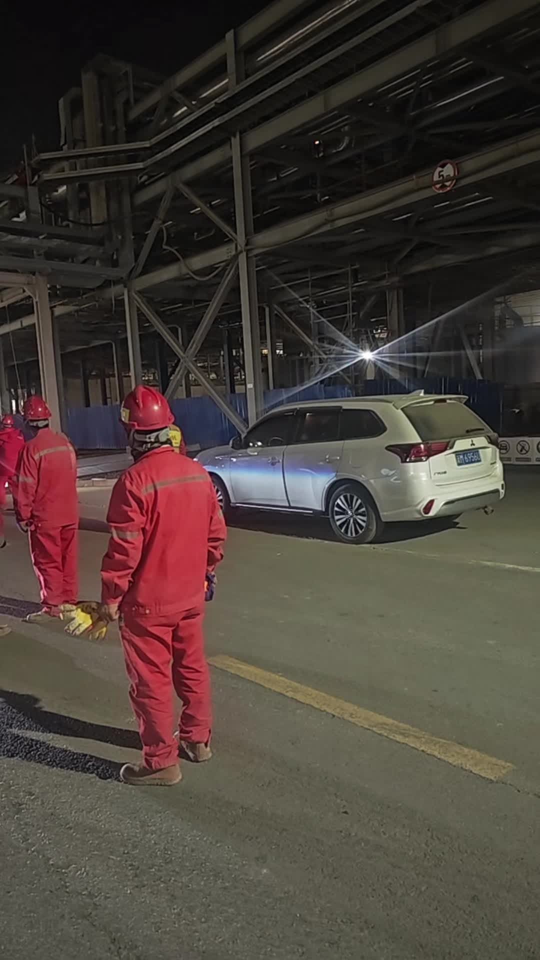 电气仪表安装,准备下班打卡,明天连续搬砖,#工地生活记录 #太不容易了