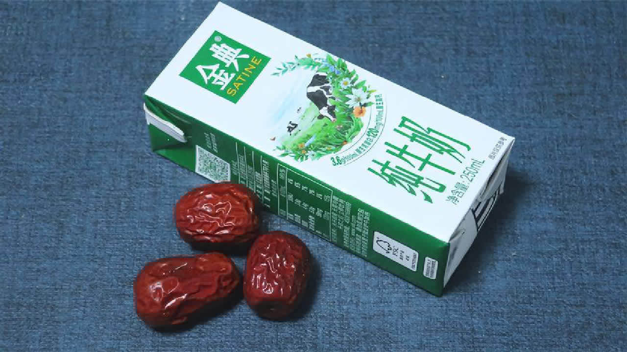 红枣加牛奶炒一炒,出锅瞬间变奶茶,比蜜雪冰城的还好喝,太香了