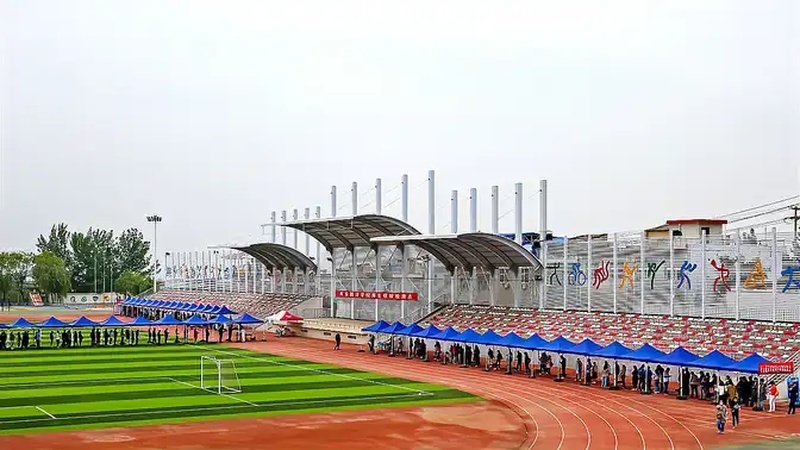新时代青年:挥洒热血,贡献青春力量