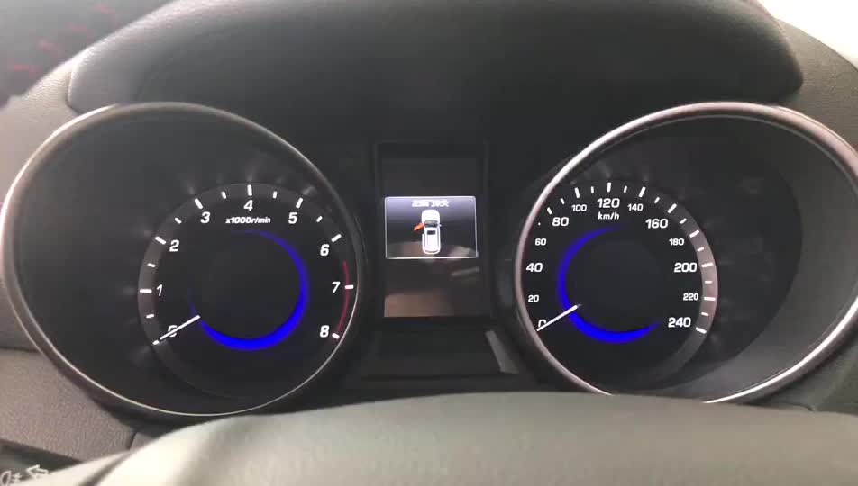 长安cs75的仪表盘像两只蓝眼睛,还有安…「来自懂车帝车友圈」