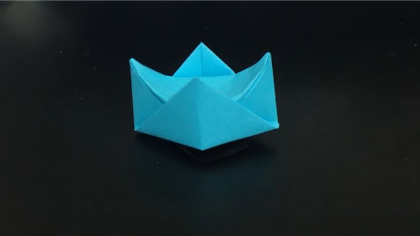 折纸教程:一分钟学会如何折皇冠ߑ�,制作简单~