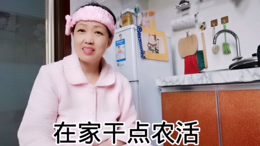 今天在家种蒜苗,把蒜剥皮,埋在土里,浇点水,这样做对吗?