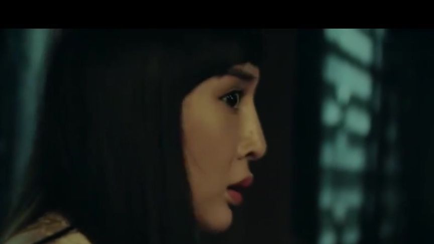 深夜女孩看到一个和自己长得一模一样的女鬼,女鬼我就是你