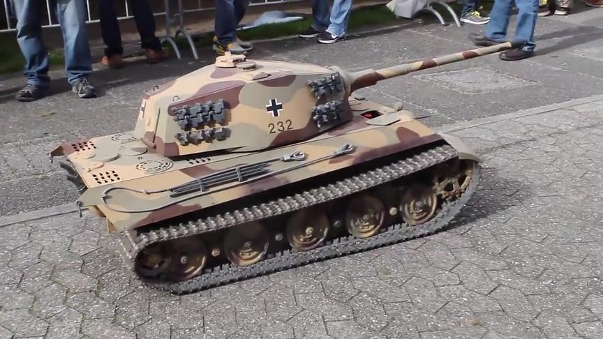 仿真坦克模型,虽是模型,虎虎生威!