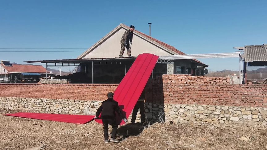 农村用彩钢瓦搭棚,50多平方材料加人工只花4000元,这价格贵不贵