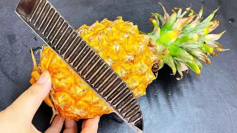 活了50年才知道,原来切凤梨还可以这么简单,不用削皮也不用挖