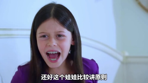 这是一个诡异的芭比娃娃,一定不要把他的头拧掉惊悚恐怖电影解说