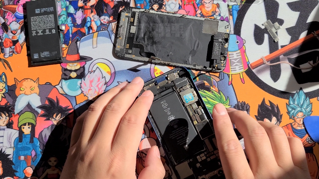 苹果12mini更换电池教程,一看就会,一换就废,翻车了?新手请进