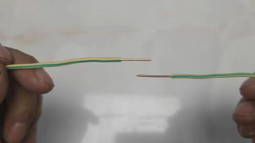 2根硬线怎么对接一起?老电工随便露了一手,这接法就是专业