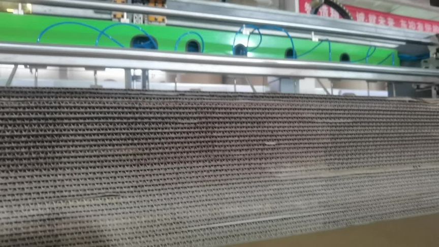 彩印包装中最难的表面处理过彩箱,满版哑膜瓦楞纸板模切