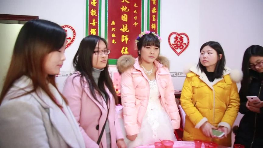 我们湖北的女孩真是太少了,现在好多都找不到老婆。我结婚那天