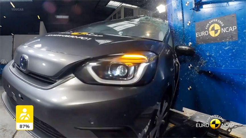 2020款本田飞度碰撞测试,10个安全气囊足够安全吗?