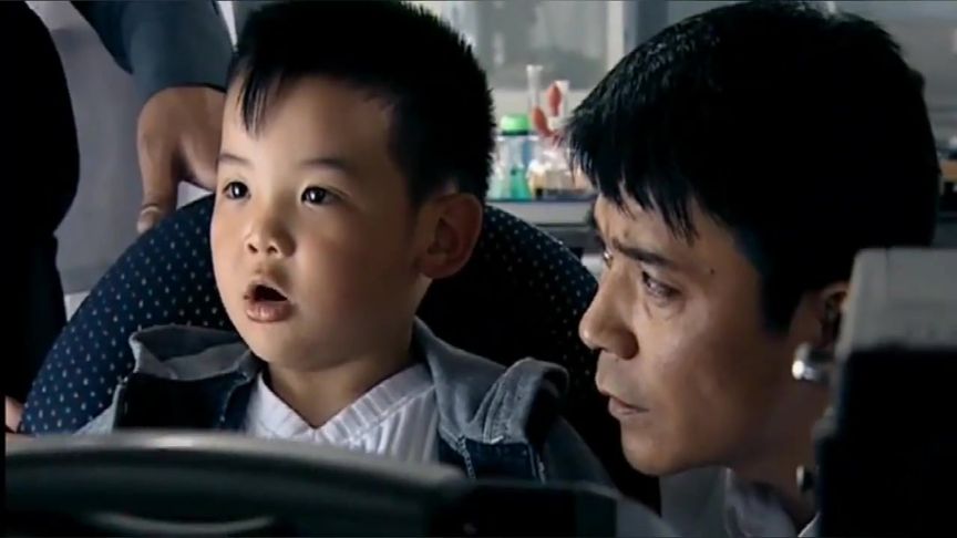 刑警:案件陷入僵局刑警犯愁,谁料小男孩一句话,直接锁定嫌疑人