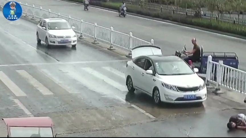 一盔一带,安全常在!#道路千万条安全第一条 #交通安全