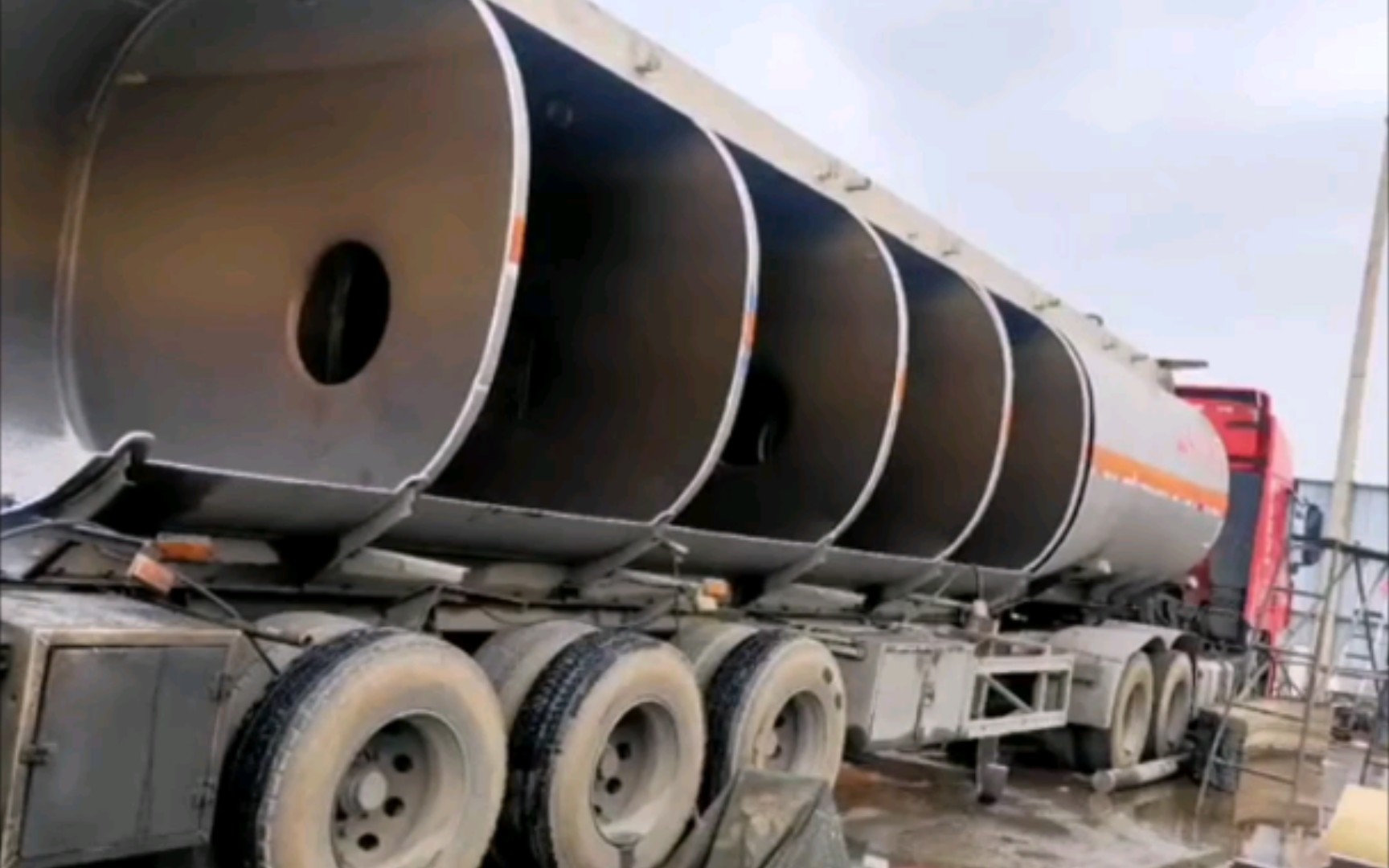 油罐车罐体内部结构