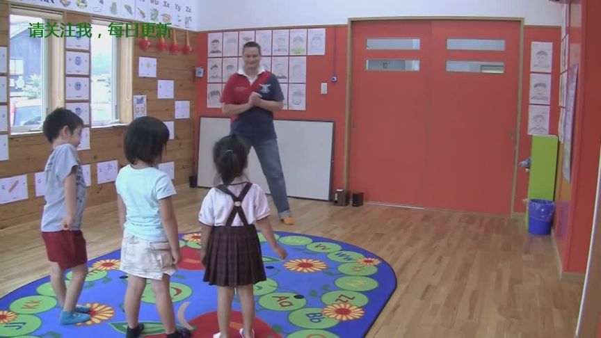 帅哥老外英语童谣带动跳,课堂实录 Hello Hello 手指操