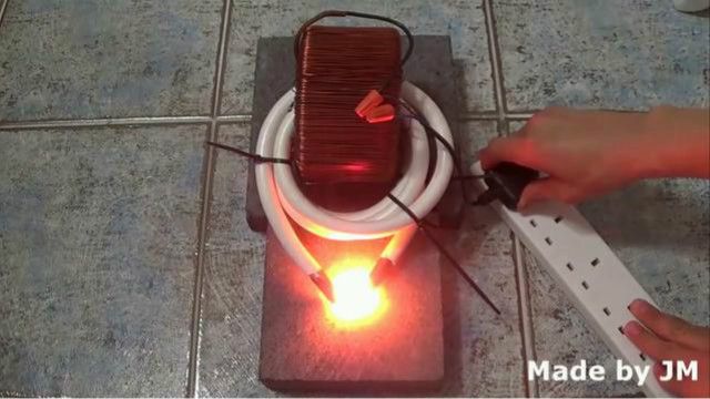有趣的高电流互感器实验,你能解释这其中的原理吗?