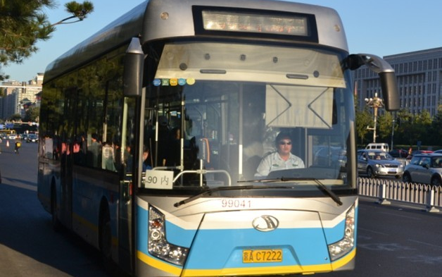 北京京华奥运电动客车BK6122EV2后外摆门手动开闭视频