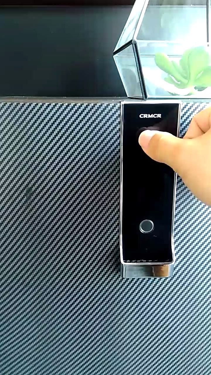 灵弧保险箱指纹密码设置方法