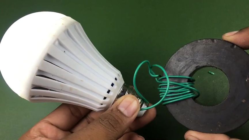 使用磁铁的灯泡的自由能发电机科学实验棒主意2018