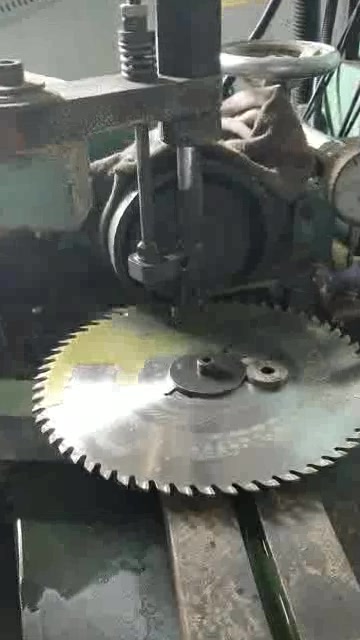 江苏锯片工厂|圆锯片齿座修磨过程|丰金锐刀具厂