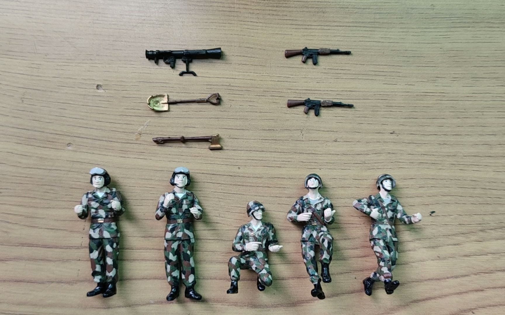 小号手现代日本兵人模型