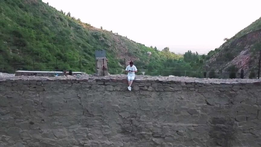 晚上一个人睡在这个淹死过人的水库边。#周末去哪玩 #户外