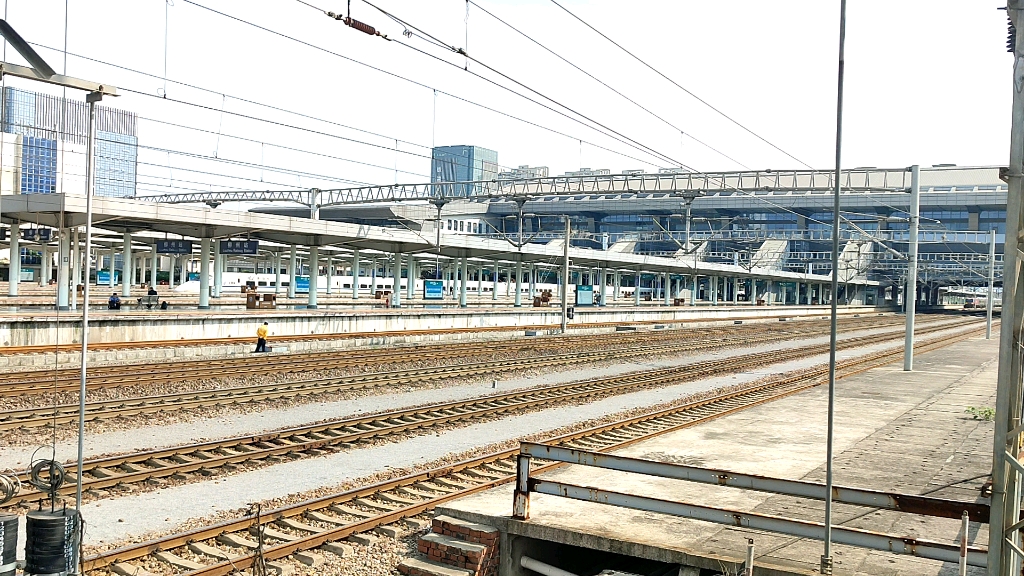 K22次列车(南宁～北京西)到达柳州站