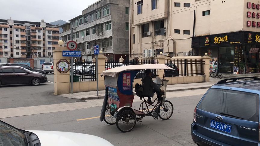 这种人力三轮车你们那里有吗?