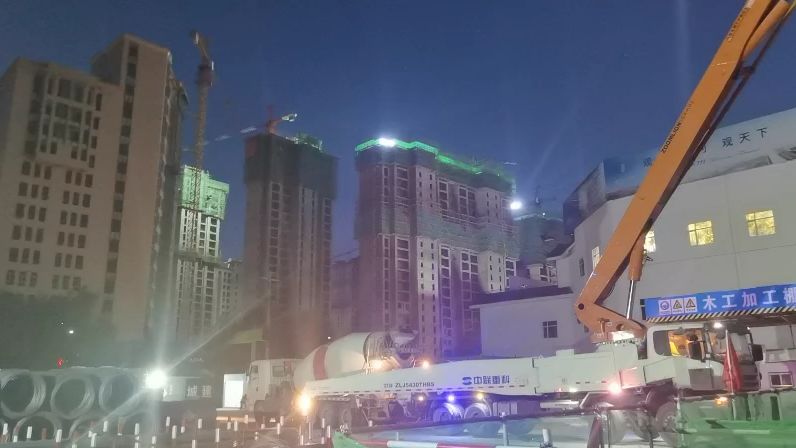 D栋LOFT公寓,1.4米厚基础筏板砼浇筑记录。