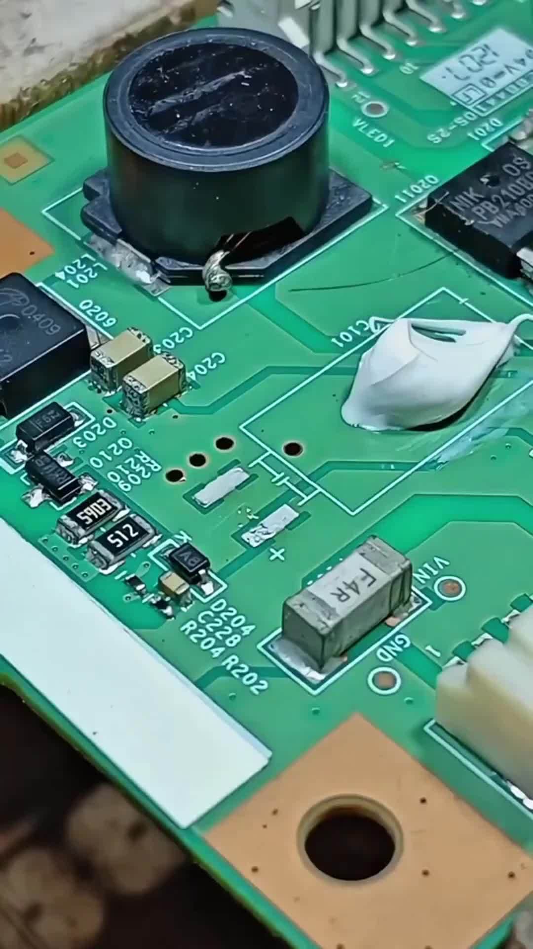 锡膏焊接电容的两种方法