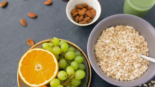 燕麦6大惊喜好处!常吃竟比葡萄更养胃,身体悄悄变好