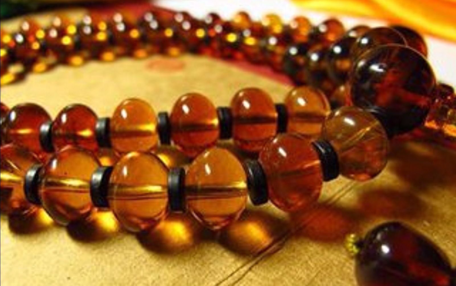 涨知识!琥珀种类那么多,你真正了解的有多少?