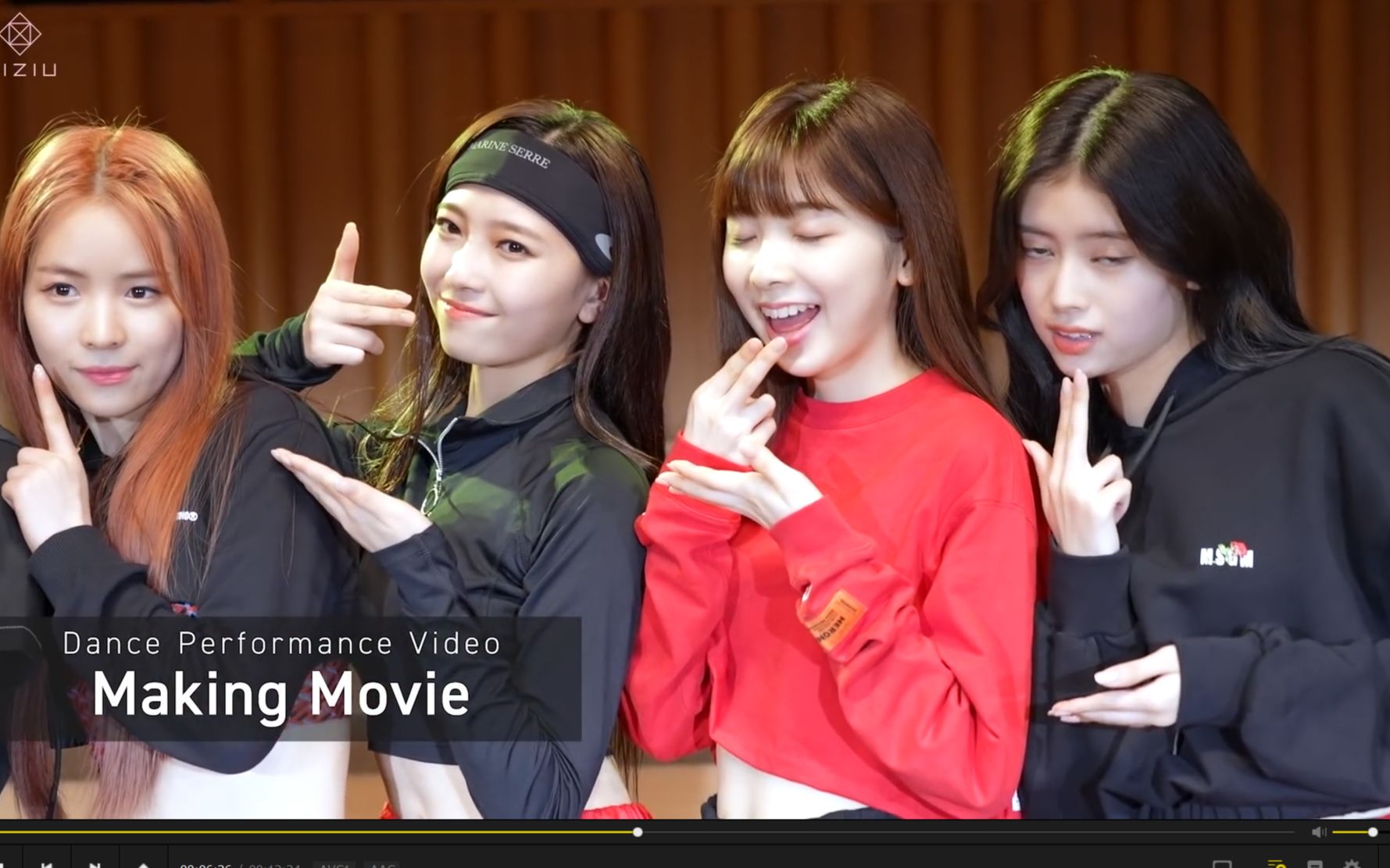 (中字) ߌ�NiziU「Super Summer」+「Chopstick」舞蹈表演拍攝花絮