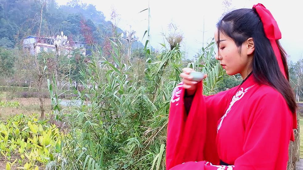 雨中百合一首《爱到深处全是.