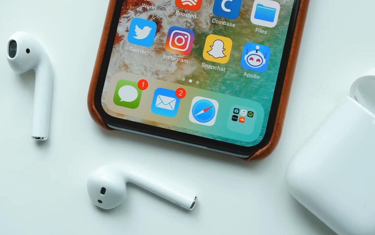 现在,越来越多的手机取消了耳机接孔,合适吗?