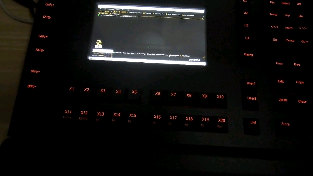 MA2侧翼,键盘X1-X20键作为CUE的演示