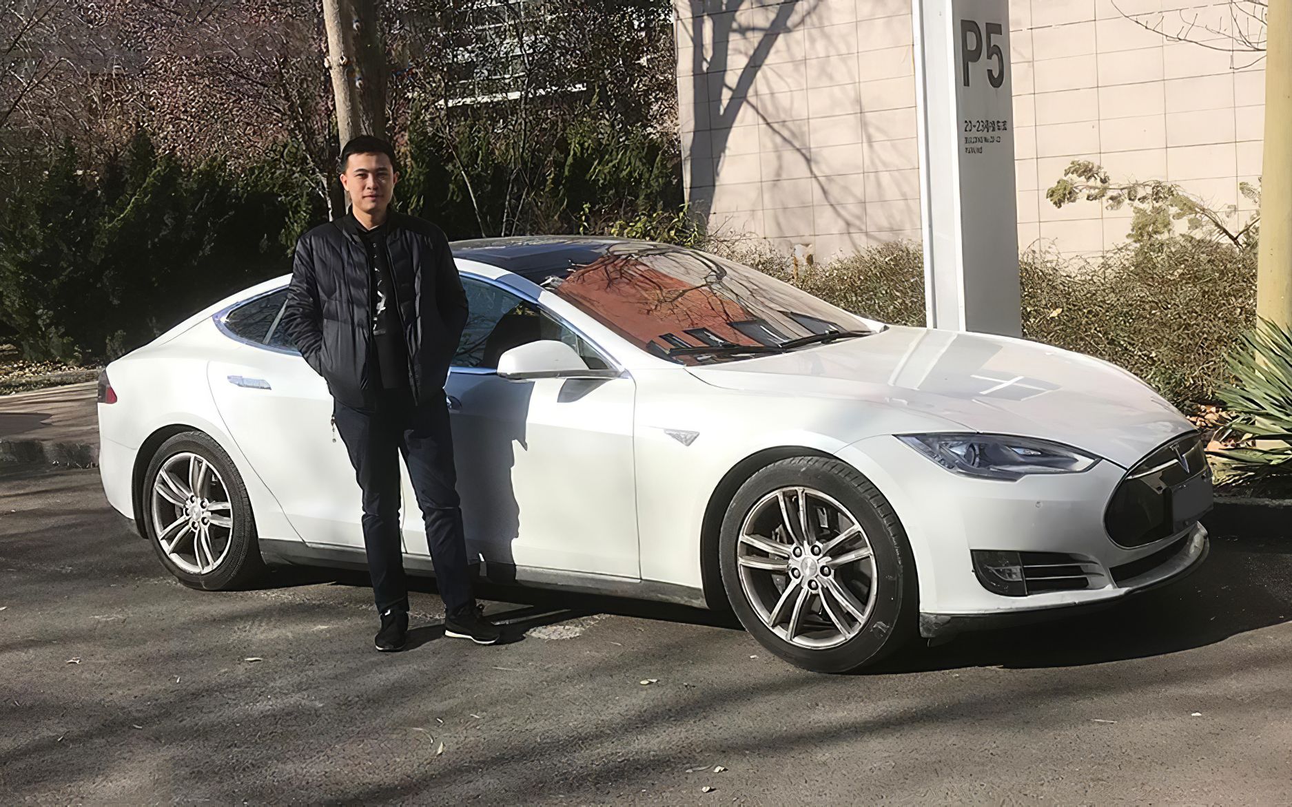 【电动真体验】5年后续航如何?车主聊Model S体验