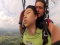 跳伞晕厥哥,瞬间红爆网。老兄,你还好吗 ?