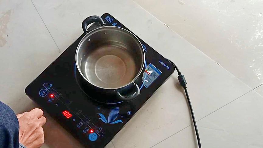 维修一台美的电磁炉故障不加热通病,只能这样维修了