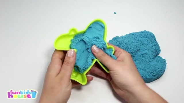 用彩泥制作各种漂亮小飞机模型,真好玩