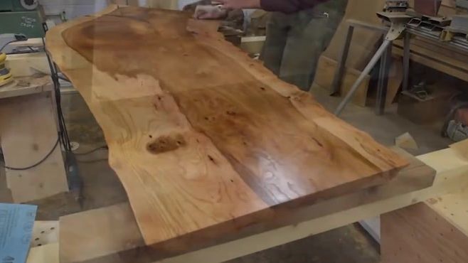 木工制作实木大板桌子,这个值钱了