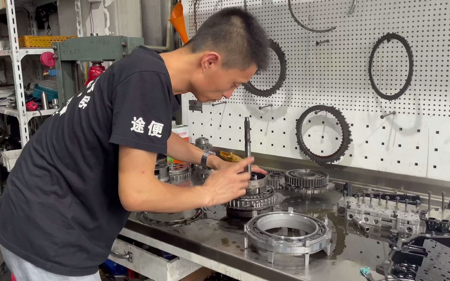通用6AT变速箱,金属粉碎机!真的养活了一个行业?
