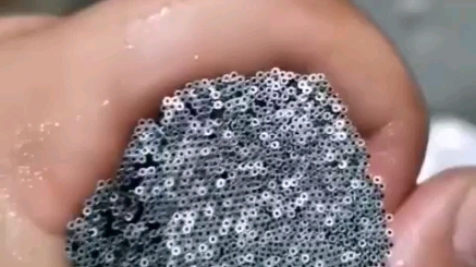 《全自动切管机》精密毛细不锈钢管切割后的效果,长短几乎一模一下,...