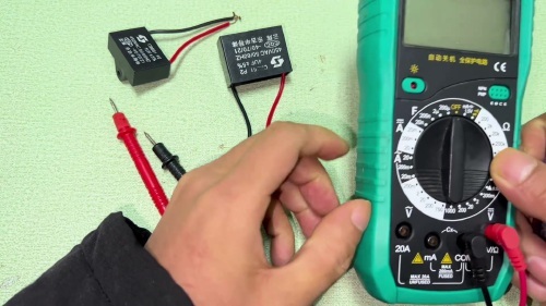 万用表:电阻档也能检测电容的好坏?怎么检测的?原理一点就透