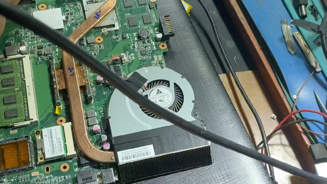 华硕笔记本X84H 更换电源接口 更换视频 有喜欢我视频的给我点点关注