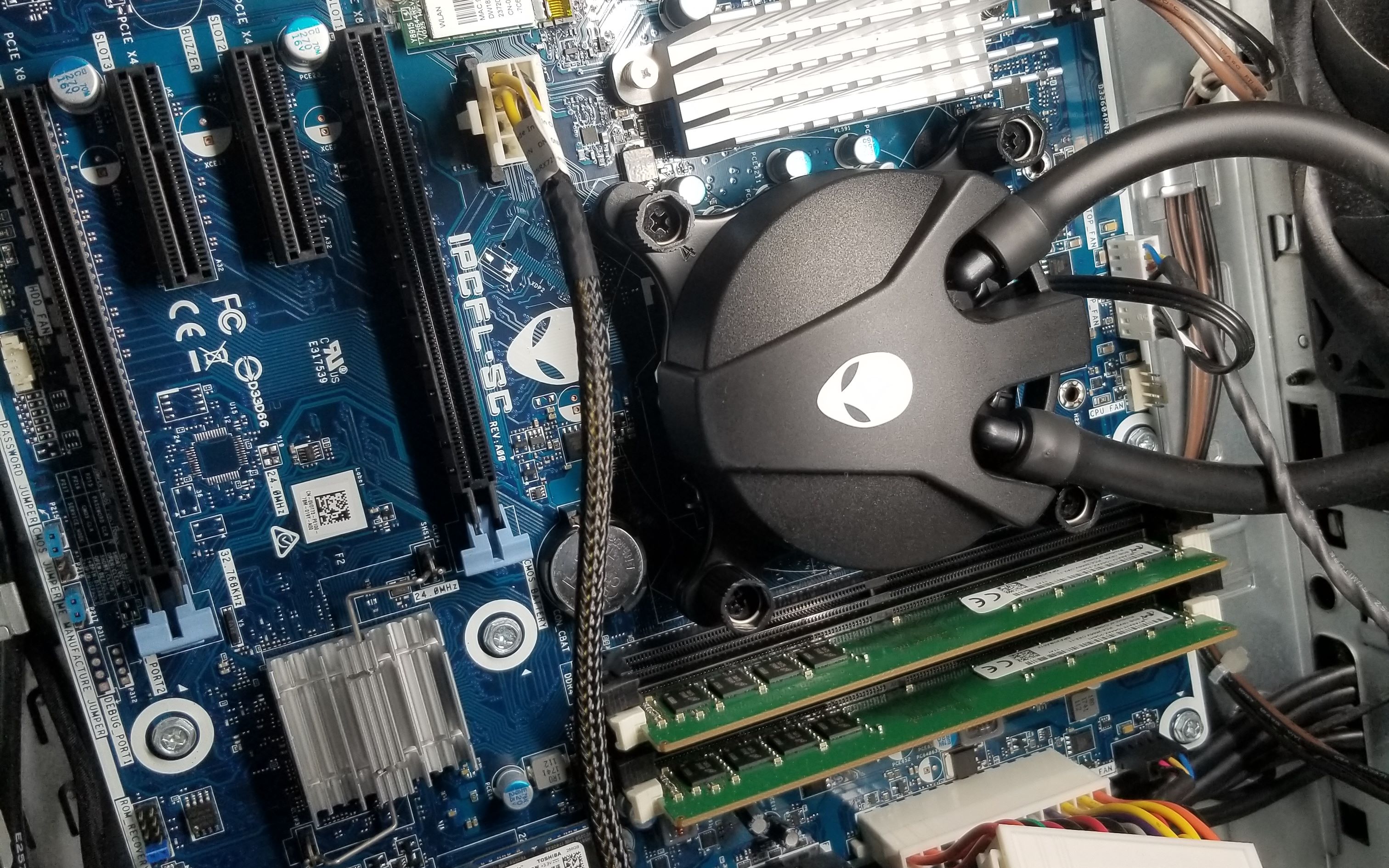 ...外星人台式机Alienware Aurora R7拆机换970Pro固态硬盘?(R8可参考)