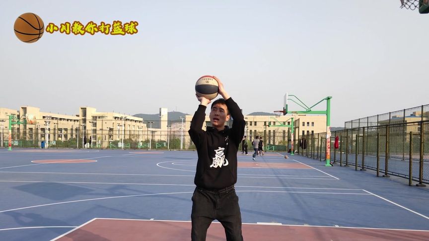 篮球初学者如何学习原地投篮?篮球教练详细讲解,值得收藏
