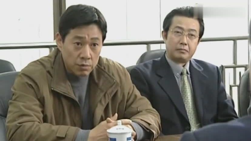 政府开会讨论问题,霸气市长发表意见!手下都是敢怒不敢言啊!
